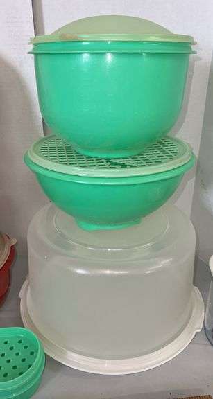 Tupperware & Containers - Sherwood Auctions