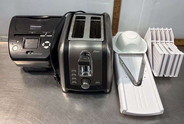 Toaster (has power), Food Chopper & Photo Scanner (condition unknown ...