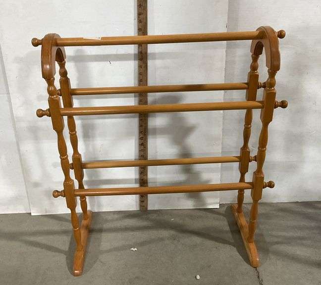 Quilt Rack - Sherwood Auctions