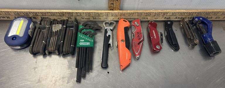 Allen Wrenches, Bottle Opener & Knives - Sherwood Auctions