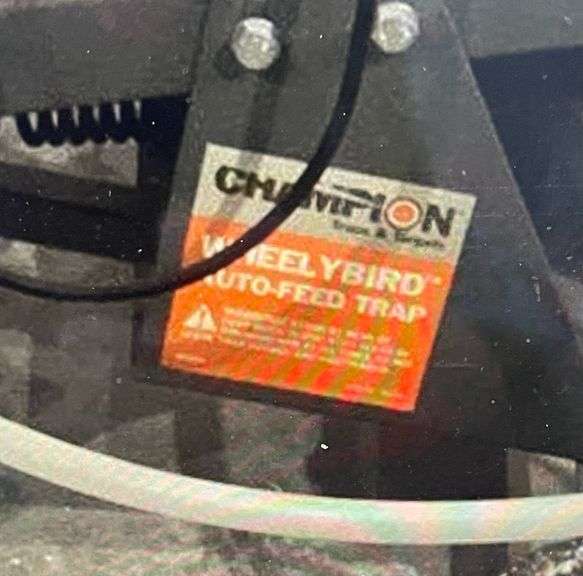 Champion 12V Wheely Bird Auto Feed Trap - Sherwood Auctions