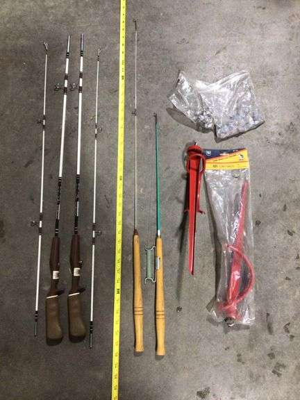 2 Vintage Wood Handled Ice Fishing Rod, 2 Shakespeare Sportfisher Rods ...