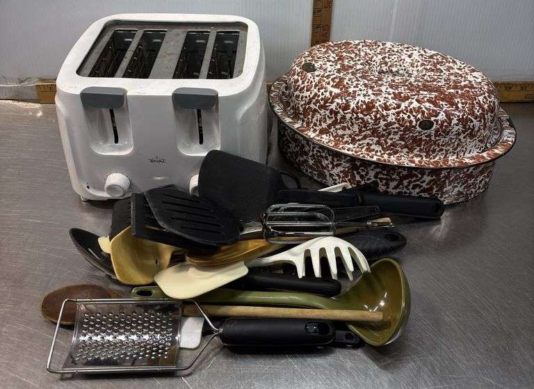 Toaster, Kitchen Utensils & Roaster - Sherwood Auctions