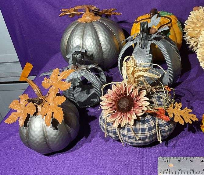 Collection of Fall Decor - Sherwood Auctions