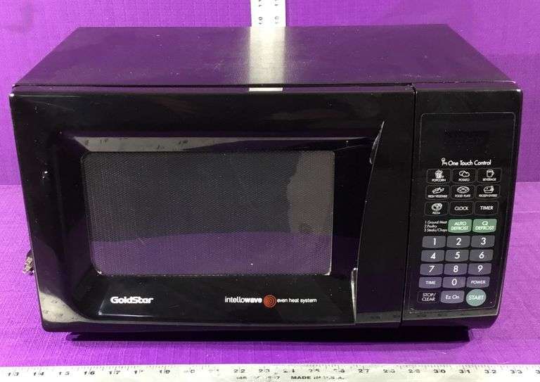 Gold Star Counter Top Microwave Has Power - Sherwood Auctions