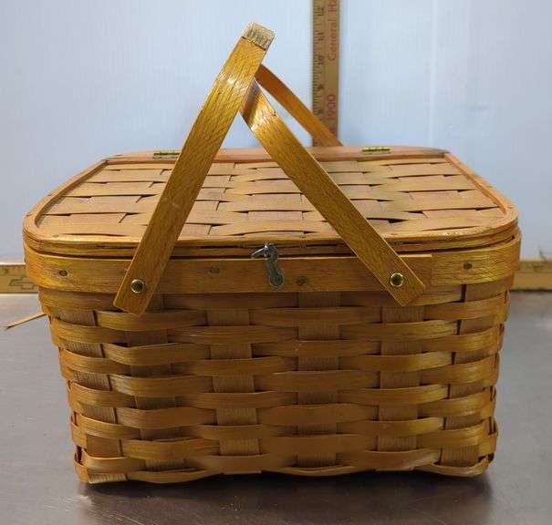 Vintage Rindge Picnic Basket - Sherwood Auctions