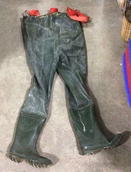 Size 10 WENZEL Chest Waders - Sherwood Auctions