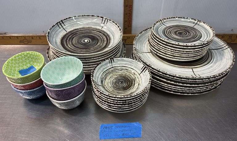 1955 Stetson China Dishes & (6) Multi Colored Bowls - Sherwood Auctions
