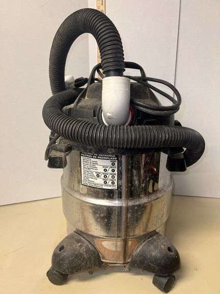 Shop Vac 5 Gallon Wet/Dry Vac- has power - Sherwood Auctions