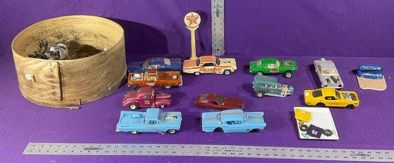 Assorted Model Car Parts - Sherwood Auctions