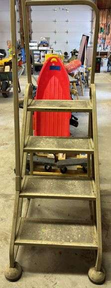 Portable Ladder w/ Four Steps & Wheels - Sherwood Auctions