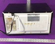 Gold Star Counter Top Microwave Has Power - Sherwood Auctions
