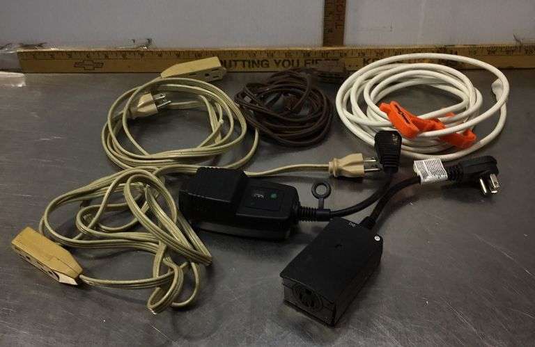 Box Of Cords, Cables, Drop Cords, Timers and More - Sherwood Auctions