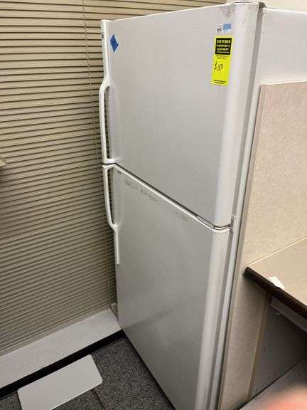 General Electric Refrigerator Freezer - Sherwood Auctions