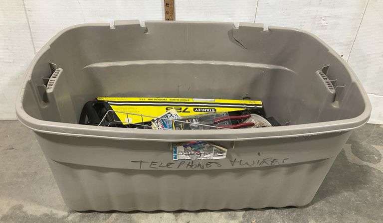 Large Tote ( with damage, no lid) - Sherwood Auctions