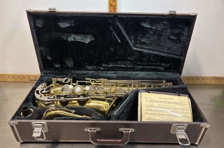 Yamaha Saxophone - Sherwood Auctions