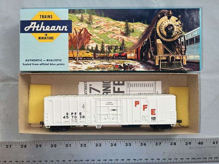 Athearn HO Scale 57’ Pacific Fruit Express Mechanical Reefer #457038 ...