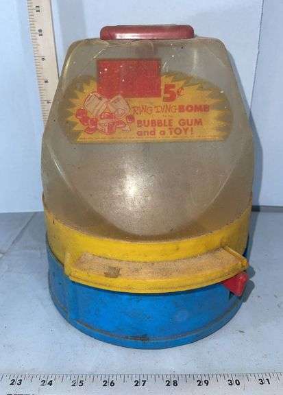 Ring Ding Bomb Bubble Gum Toy Dispenser - Sherwood Auctions