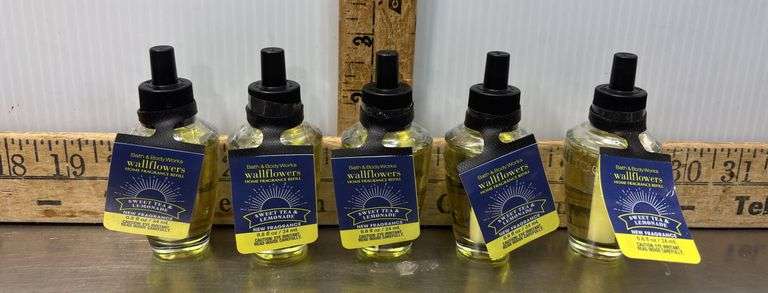 (5) Sweet Tea & Lemonade Wallflower Refills - Sherwood Auctions