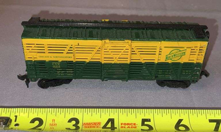 HO Scale CHICAGO NORTH WESTERN RAILROAD Stock/Cattle Car 14332 ...