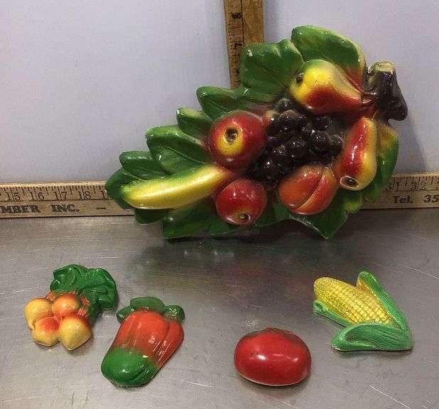 Vintage Vegatable Chalkware Decor - Sherwood Auctions