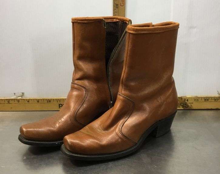 Size 7 Cowboy/Cowgirl Boots - Sherwood Auctions