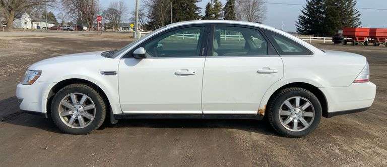 2008 Ford Taurus - Sherwood Auctions