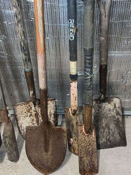 Shovels & Post Hole Diggers - Sherwood Auctions