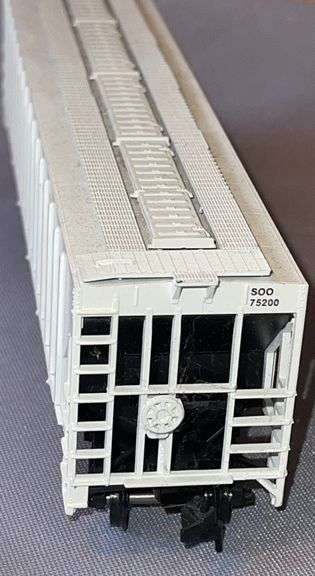 Intermountain 3 BAY HOPPER SOO LINE HO Scale - Sherwood Auctions