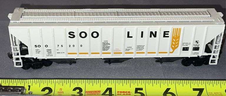 Intermountain 3 BAY HOPPER SOO LINE HO Scale - Sherwood Auctions