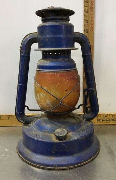 Dietz Little Wizard Lantern - Sherwood Auctions