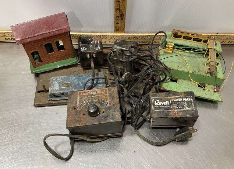 American Flyer & Lionel Power Pack & Miscellaneous Train Parts ...
