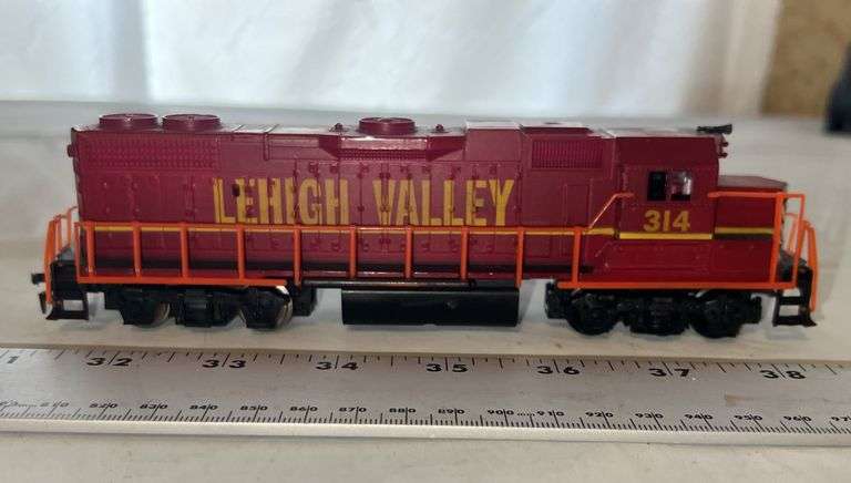 Bachmann HO scale Diesel Locomotive Lehigh Valley #314 - Sherwood Auctions