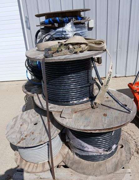 Large Selection of Wire on Wooden Spools - Sherwood Auctions