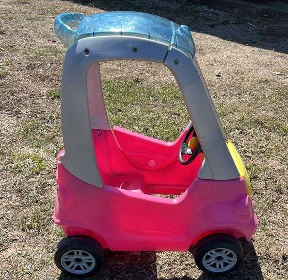Step2 Easy Turn Coupe Pink Ride On - Sherwood Auctions