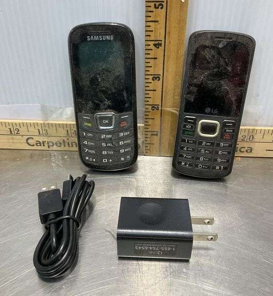 2 Cell Phones - Sherwood Auctions