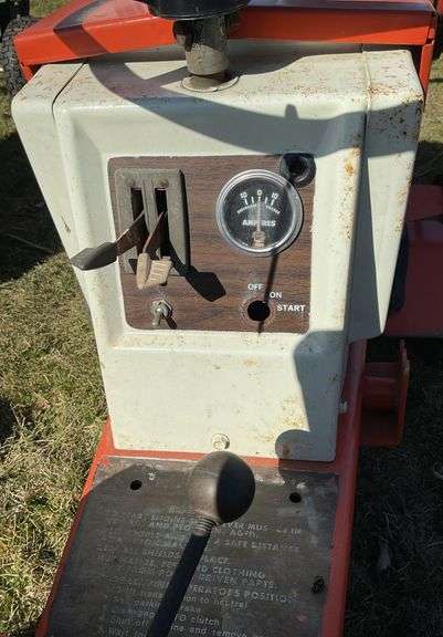 Simplicity 738 Pulling Tractor - Sherwood Auctions