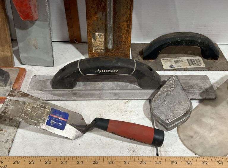 Various Drywalling Tools - Sherwood Auctions