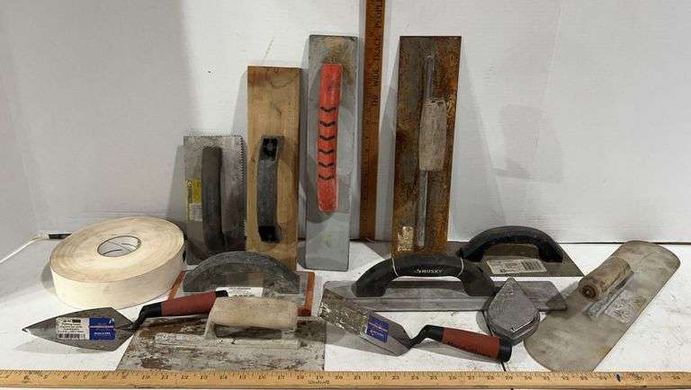 Various Drywalling Tools - Sherwood Auctions