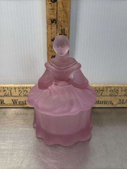 Moser Glass Pink Opaque Colonial Lady Powder Box - Sherwood Auctions