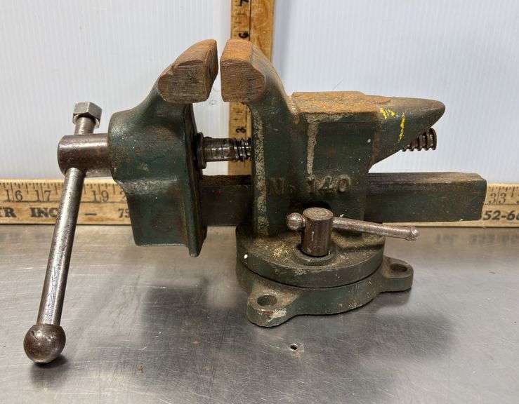 Littlestown 4 Inch Bench Vise - Sherwood Auctions
