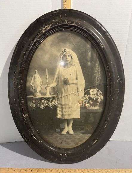 Victorian Style Oval Wooden Frame Containing Photo of 1925 First ...