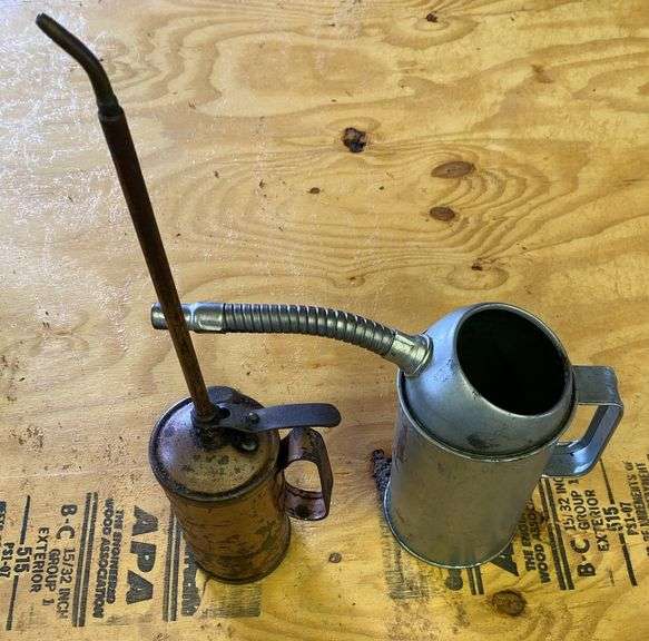 Golden Rod 1qt Oiler & 2qt Oil Filler Can - Sherwood Auctions
