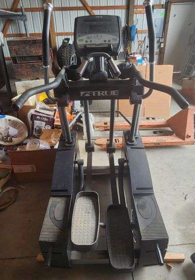True Fitness CSX Commercial Elliptical Machine- 66"long 32"wide 54"tall ...