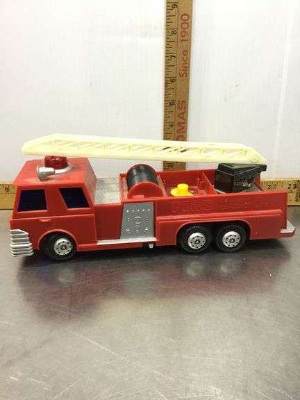 Radio Shack Ladder Fire Truck - Sherwood Auctions
