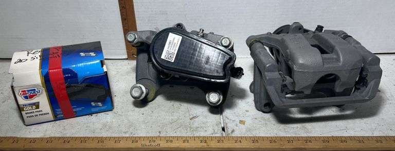 2020 Silverado 1500 Rear Calipers & Rear Pads - Sherwood Auctions