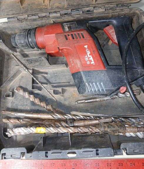 Hilti TE5 Hammer Drill w/ Bits- has power - Sherwood Auctions