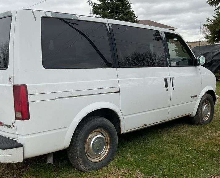 1996 GMC Safari Van Runs & Drives136,354 Miles V/N 1GKDM19W8TB522312 ...