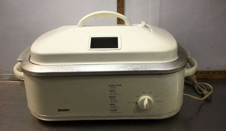Kenmore 18Qt. Roasting Pan and 3 Pan Buffet (has power) - Sherwood Auctions