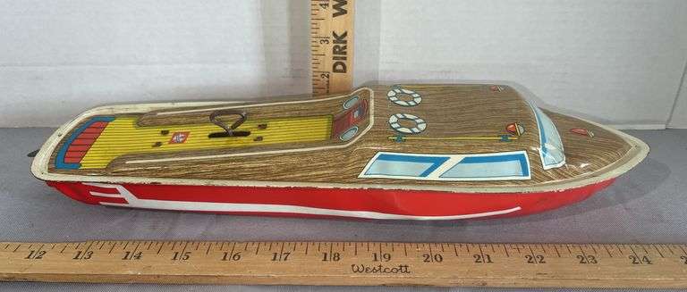 1960’s Wind Up Tin Litho Cabin Cruiser Speedboat - Sherwood Auctions